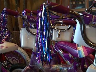 Packer Backers Donate To Toys For Tots