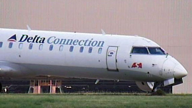 Crews Get Delta Connection Jet Back On The Runway At Tulsa ...