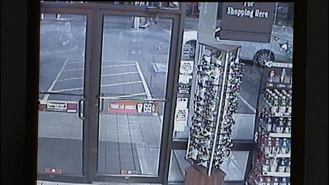 Surveillance Video Shows Kum & Go Armed Robbery Suspect Surveillance Video Shows Kum & Go Armed Robbery Suspect