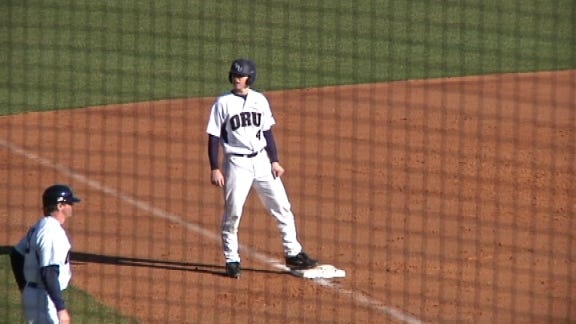 Golden Eagles Split Doubleheader With IPFW