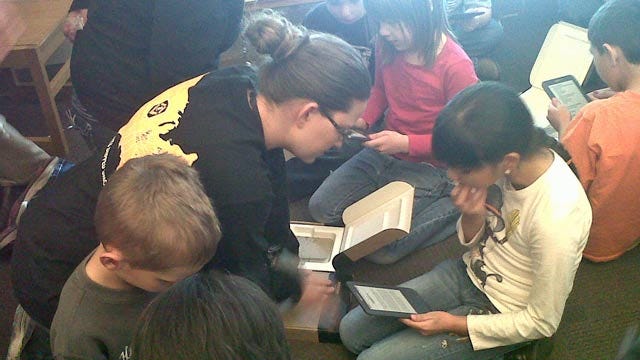 Amazon Gives Kindles To Coffeyville, Kansas Elementary School