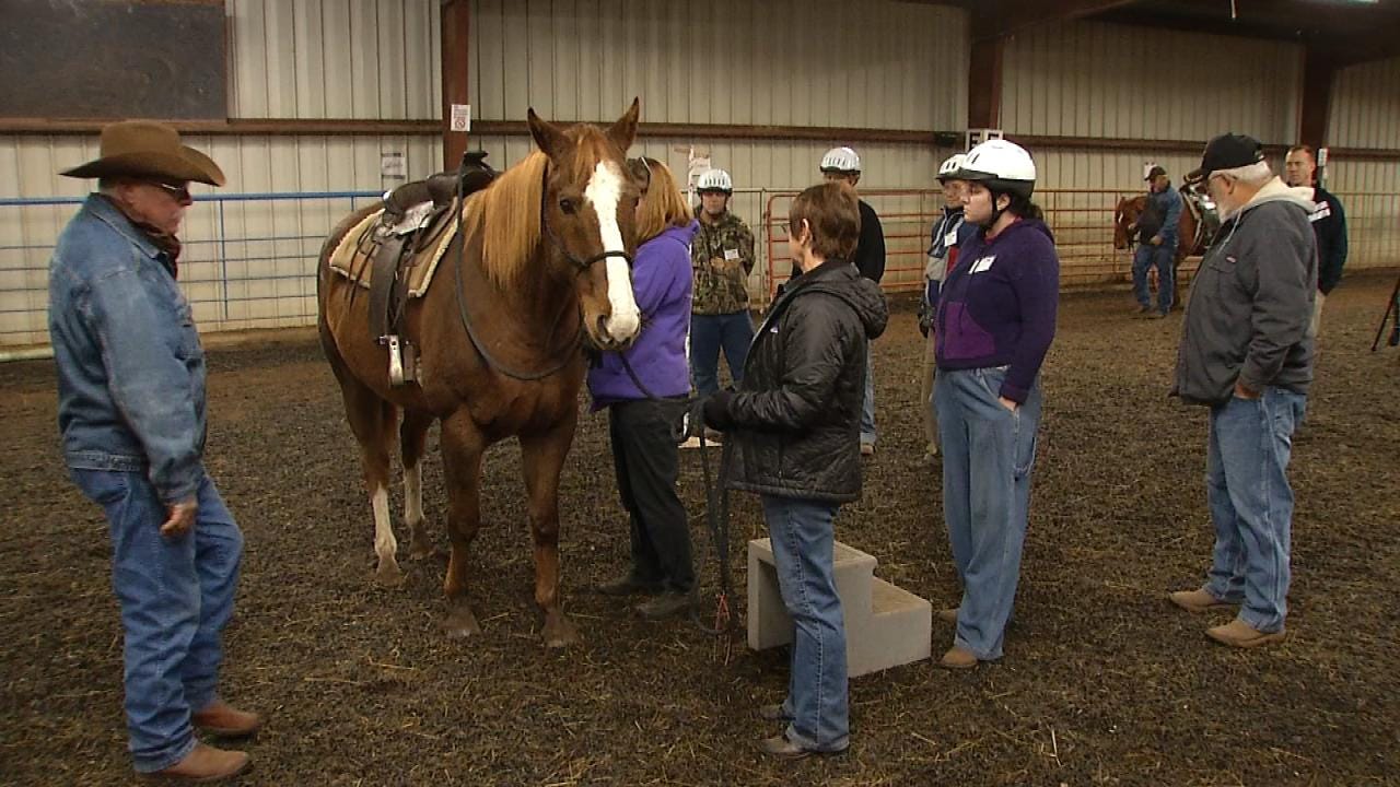 First Oklahoma Veterans Graduate From Therapeutic Riding Program