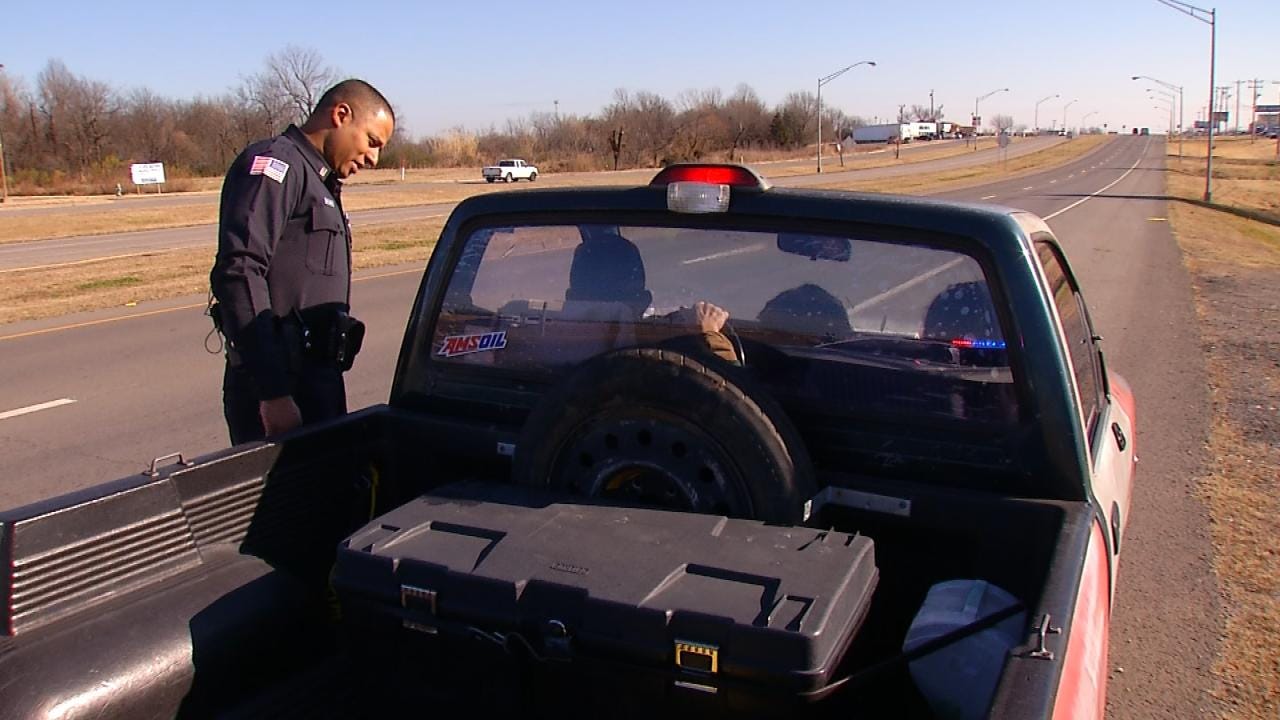 Muskogee Police Give Gifts, Warnings, But Not Tickets At Traffic Stops