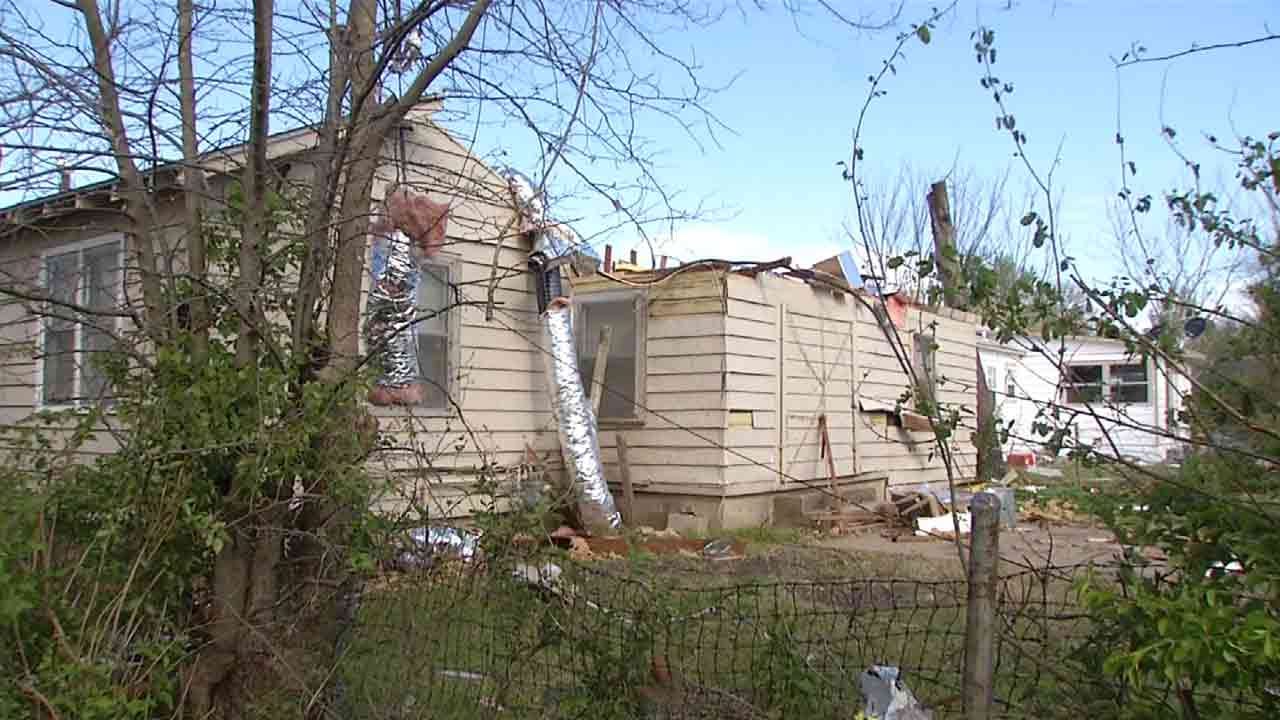 City Offers Free Debris Pickup For Tulsa Storm Victims