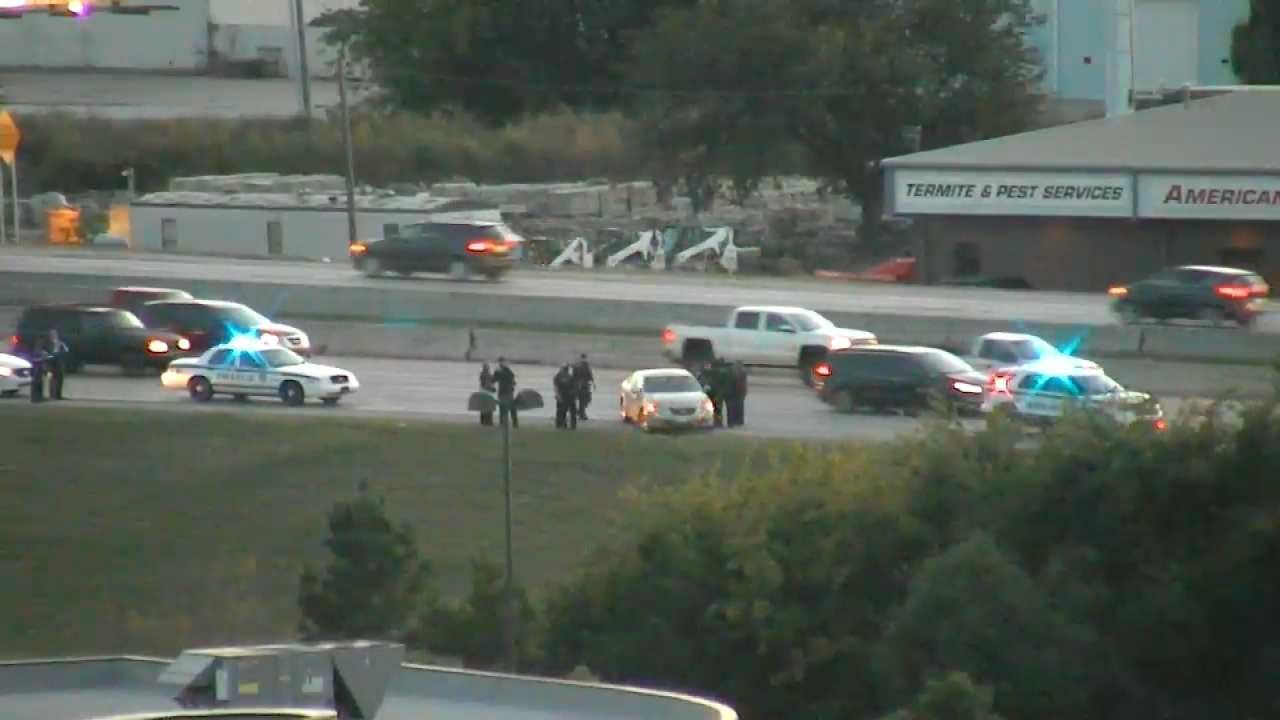 Other Drivers Help Tulsa Police Tackle Barefoot Man On Highway 169