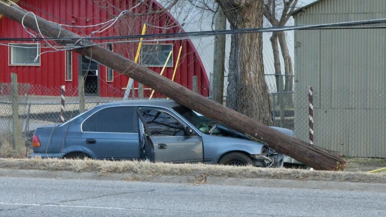 Car Hits Pole, Knocks Out Power To 500+ Tulsa PSO Customers