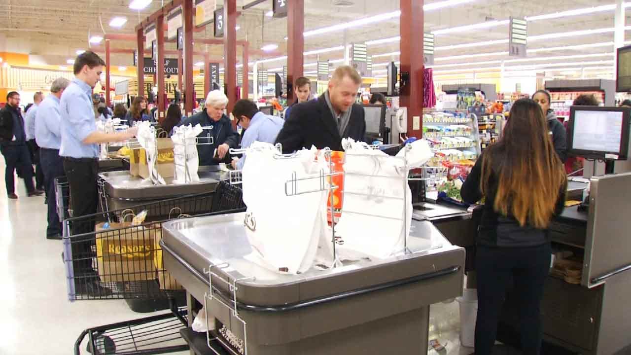 Local Grocery Stores Prepare Days Ahead Of Severe Weather Demand