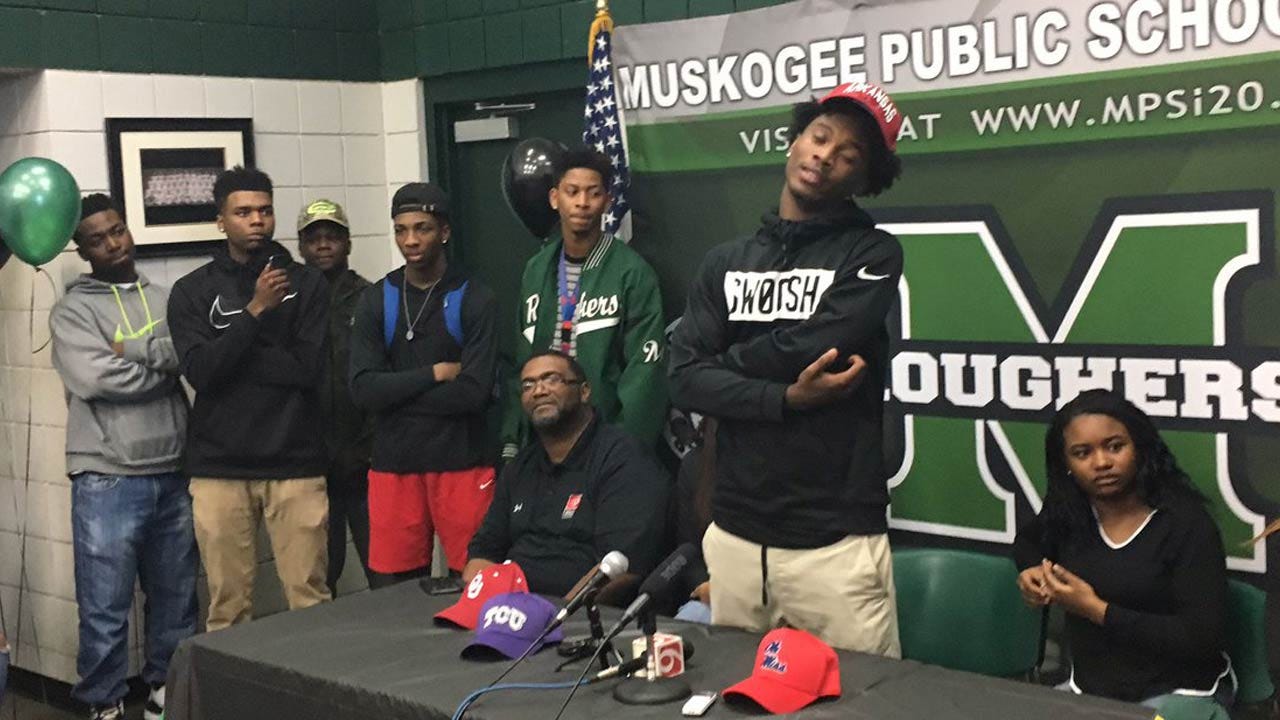 Muskogee DB Kamren Curl Commits To Arkansas