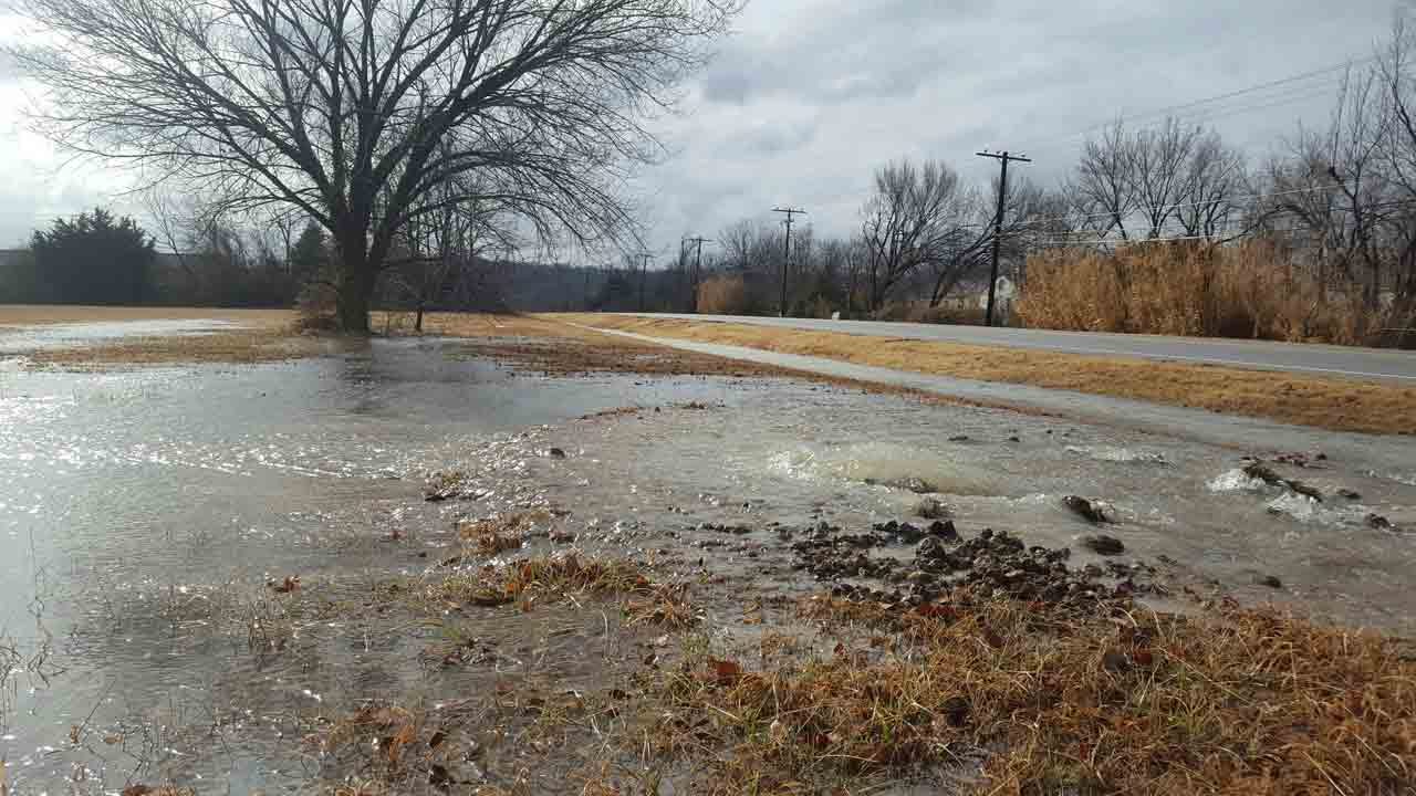 Tulsa Public Works Repairing 12-Inch Water Line Break