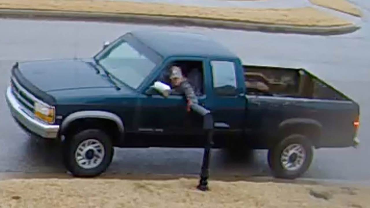 Viewer Says Surveillance Photos Show Jenks Mail Thief