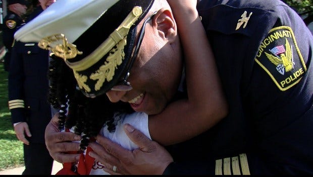 8-Year-Old Girl On A Mission To Hug Police Officers All Across The U.S.