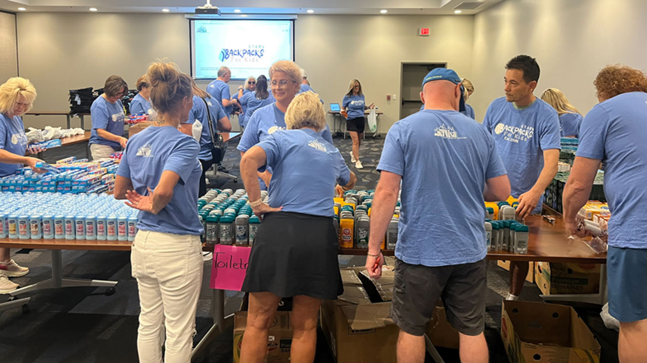 'Backpack Stuffing Day': Volunteers Help Local Children Prepare For ...