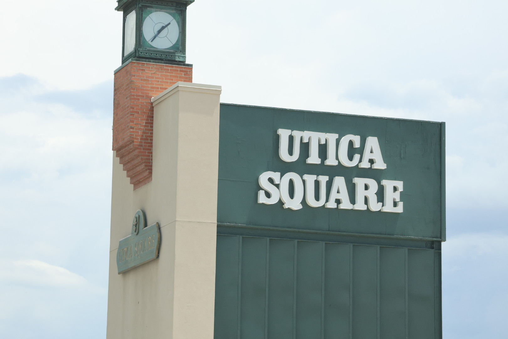 Owner of Tulsa's Utica Square looking to sell shopping center
