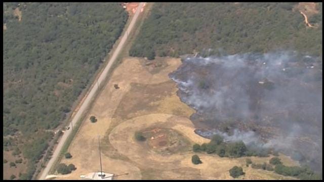 Firefighters Contain Grass Fire In Cleveland County