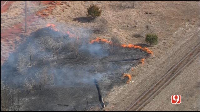 Crews Battle Metro Grass Fires