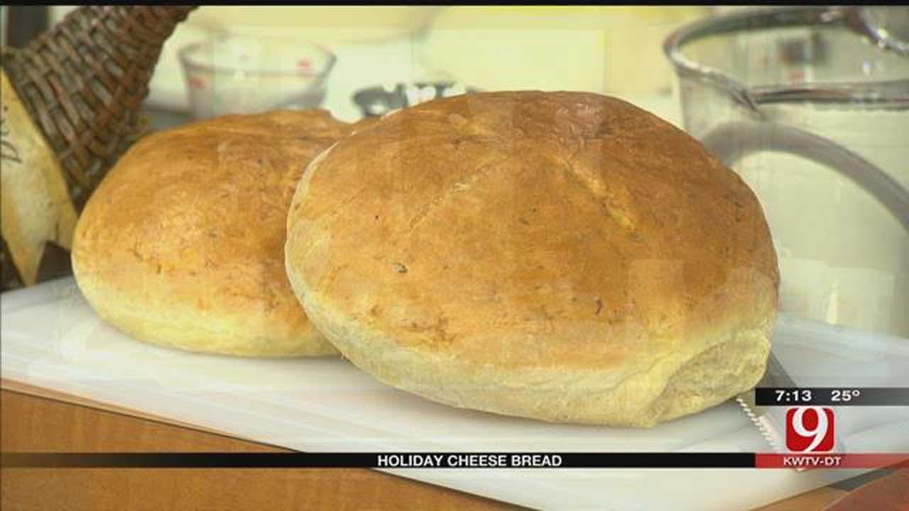 MIO: Holiday Cheese Bread