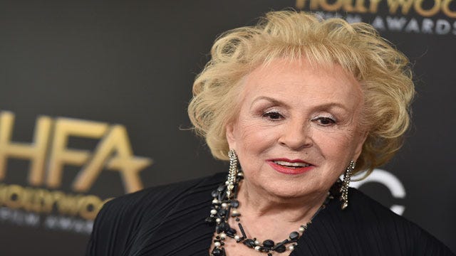 Doris Roberts, "Everybody Loves Raymond" Star, Dies At 90