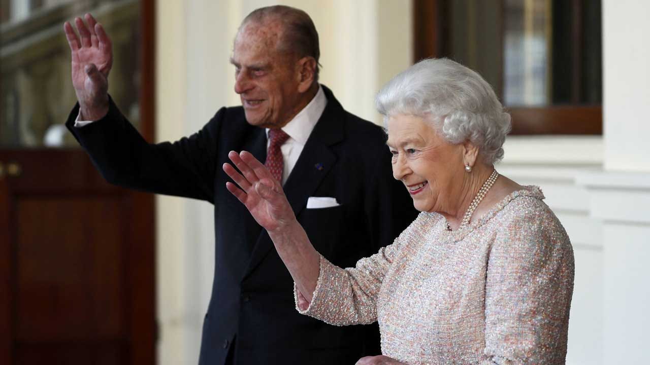 Queen Elizabeth Is Hiring A Social Media Manager