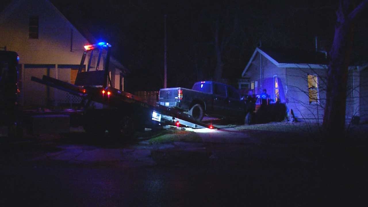 Driver Runs Off After Slamming Truck Into Car Home In Nw Okc