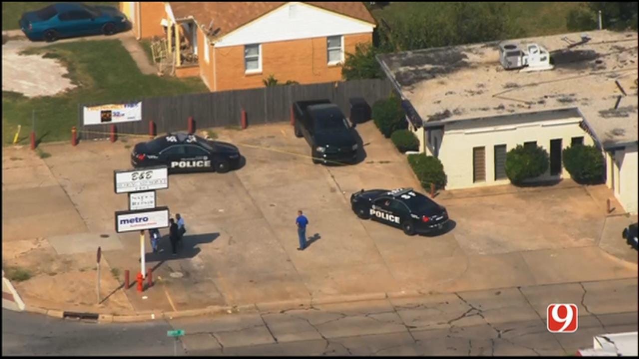 Police Search For Suspect Who Robbed Sw Okc Cell Phone Store