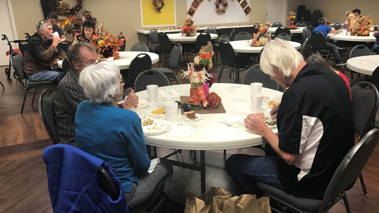 Lindsay Church Proivdes Thanksgiving Meal To Community