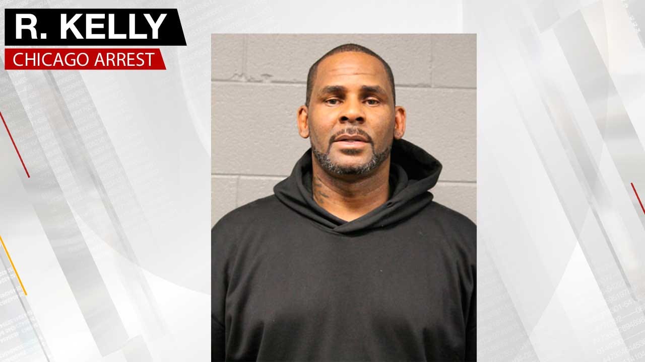 R Kelly Remains In Chicago Jail Because He Can't Afford To Post Bail