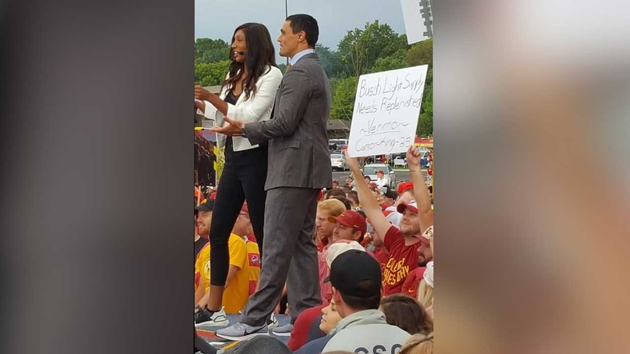 A College ‘GameDay’ Fan’s Clever Sign Got Him A Lot Of Beer Money. Now ...