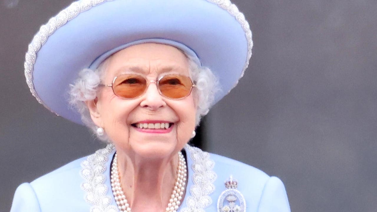 Queen Elizabeth Becomes 2nd-Longest Reigning Monarch In World History