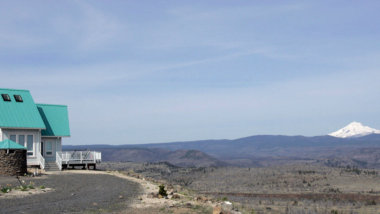 Off-Grid Living Beckons More Than Just Hardy Pioneer Types