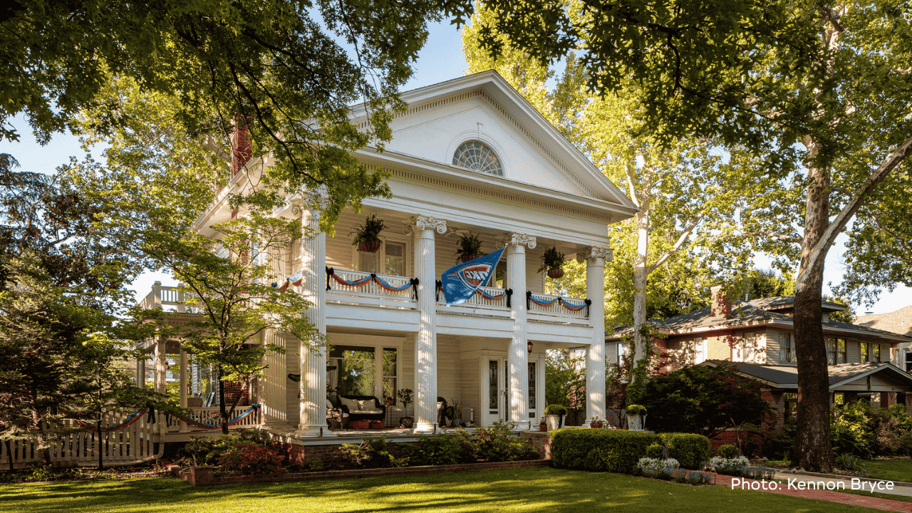 OKC realtor lights up Heritage Hills home to celebrate community spirit during Thunder’s Finals run