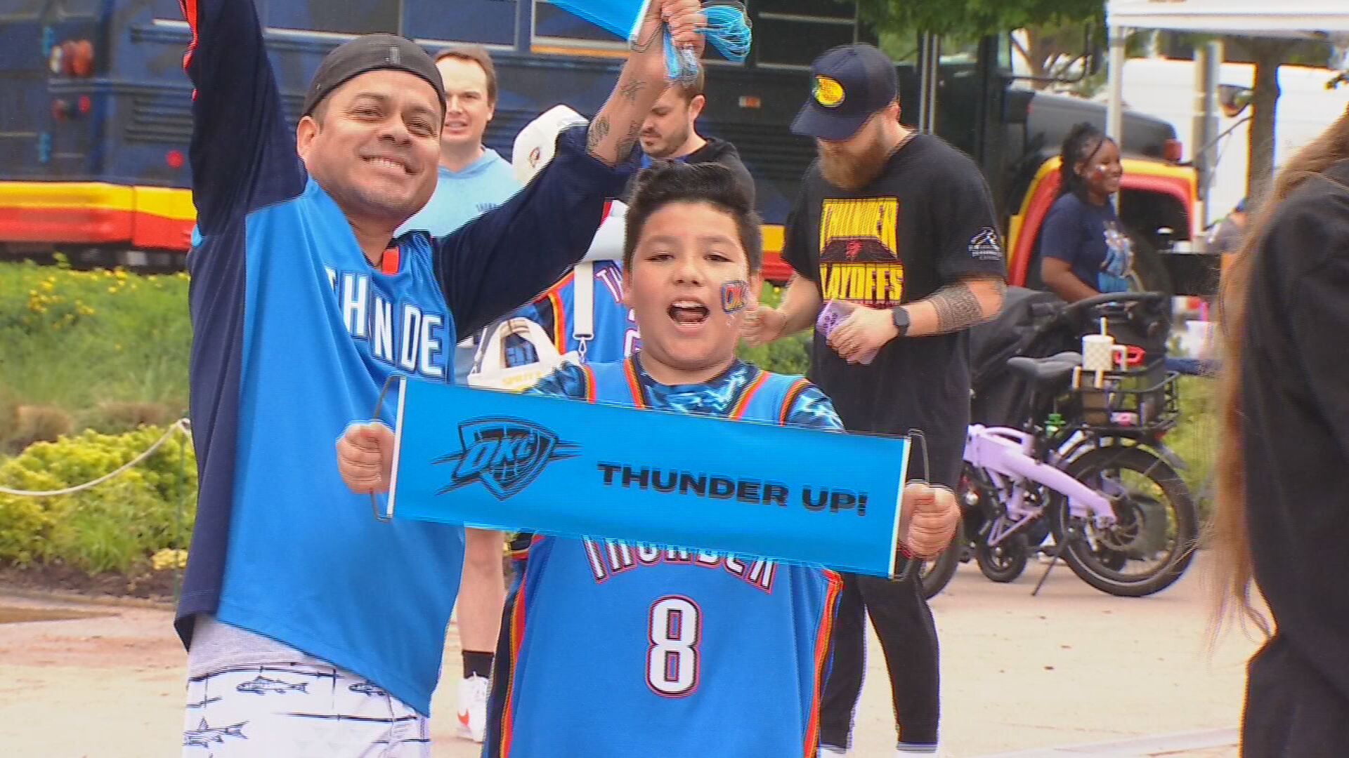 Photo Gallery: Thunder Up in the Park Game 7